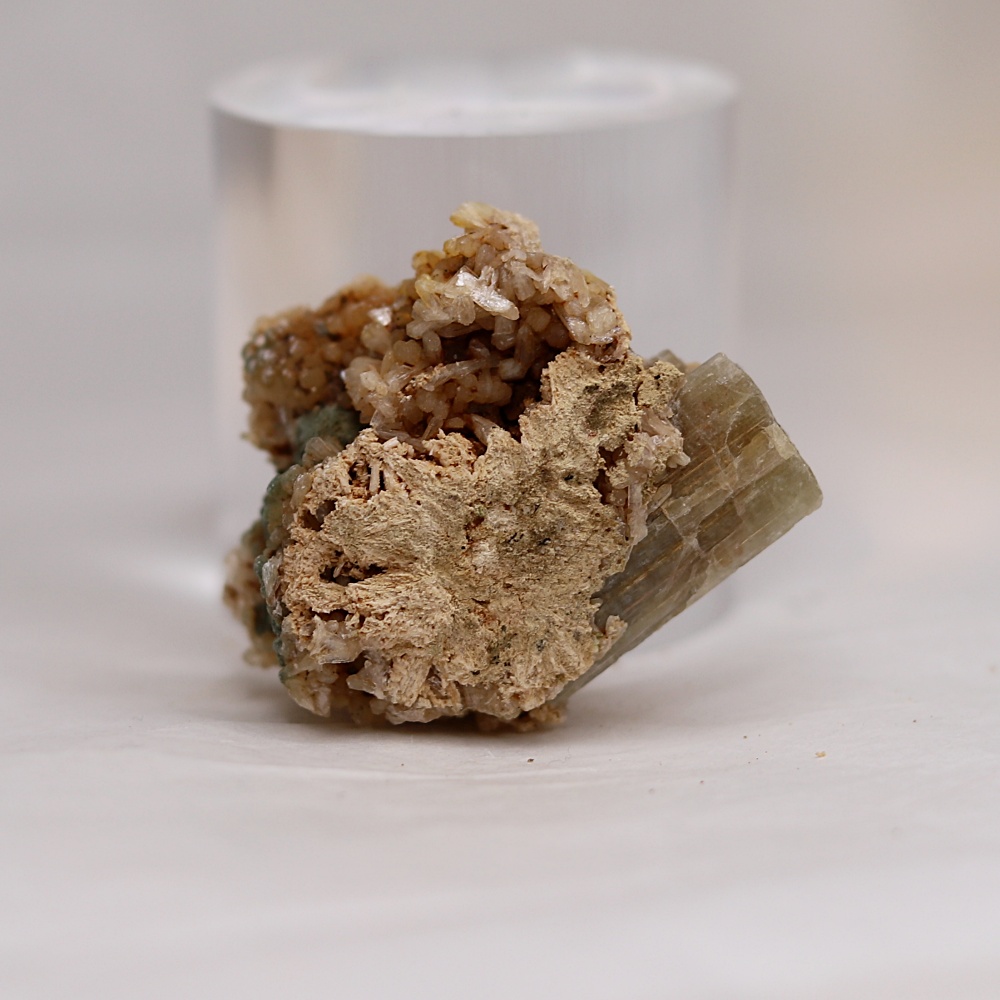 Apatitt på stilbitt fra Imilchil, Marokko - Naturens Mangfold AS